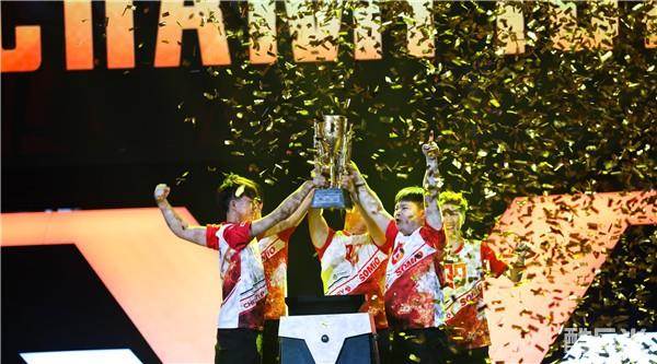 CFPL S12总决赛综述 情久夺冠贺CF十年巨制 - 穿越火线 - 酷乐米